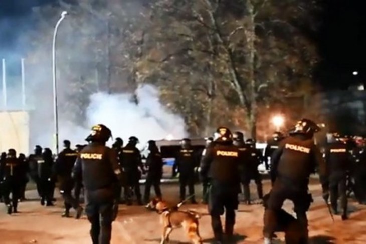 Češka policija objavila snimke nereda u Plzenu: Pogledajte Dinamove ... Češka policija objavila snimke nereda u Plzenu: Pogledajte Dinamove ...
