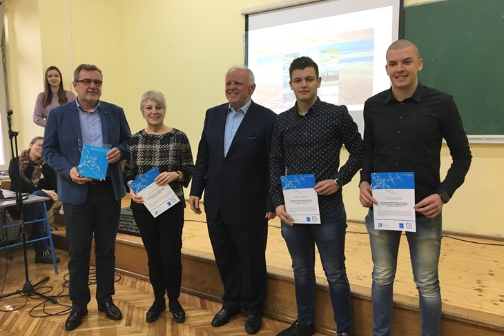 Za projekt "E-Sezonac" timu iz Srednje škole Mate Balote u Poreču od 5. ...