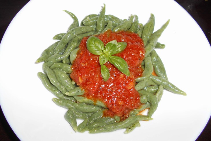 RECEPT DANA: IMAJU BOJU, ALI I OKUS Zeleni makaruni s blitvom i šalšom ...