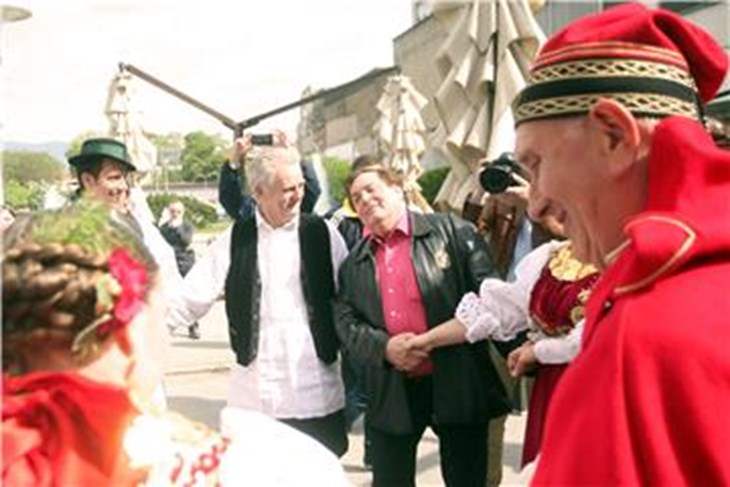 Za Kiću svirale tamburice, Dravom plovile crvene ruže - Glas Istre