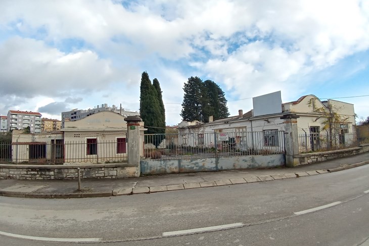 RUGLO U BLIZINI GRADSKOG SREDIŠTA ODLAZI U POVIJEST: Grad Pula za ...