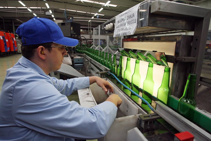 DZS: Industrijska proizvodnja u travnju porasla rekordnih 17 posto ... DZS: Industrijska proizvodnja u travnju porasla rekordnih 17 posto ...