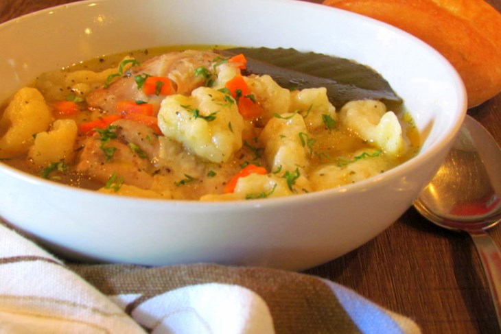 RECEPT DANA: Ukusna pileća obara sa žličnjacima - Glas Istre