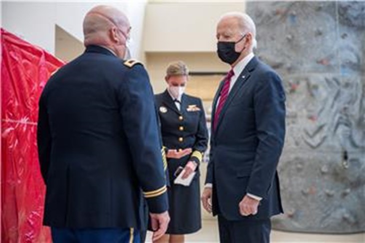 Joe Biden ponovno preuzeo svoje ovlasti - Glas Istre