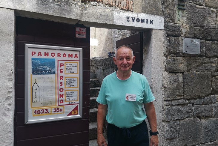 Simbol vremena koji dominira središtem povijesne jezgre staroga dijela ...