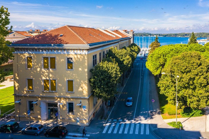 Predstavljanje knjige Maje Rogan "Turistička burleska" - Glas Istre