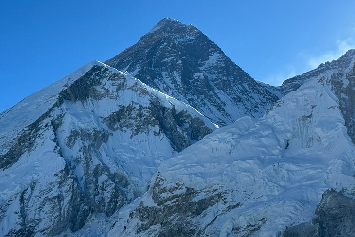 Nepal izdao rekordan broj dozvola za Everest, raste strah od gužvi na ...