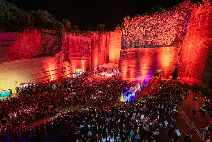 Jedan od najvećih DJ-eva svih vremena dolazi u Cave Romane! - Glas Istre