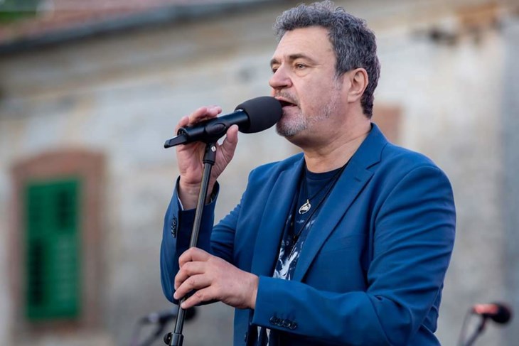Alen Vitasović objavom zabrinuo obožavatelje, oglasio se nakon ...